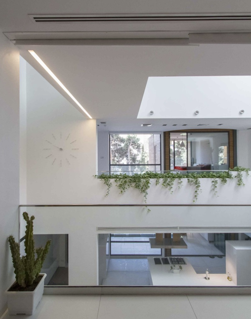 Cool Homes: Rotating House - Amir + Aleks Realty Team